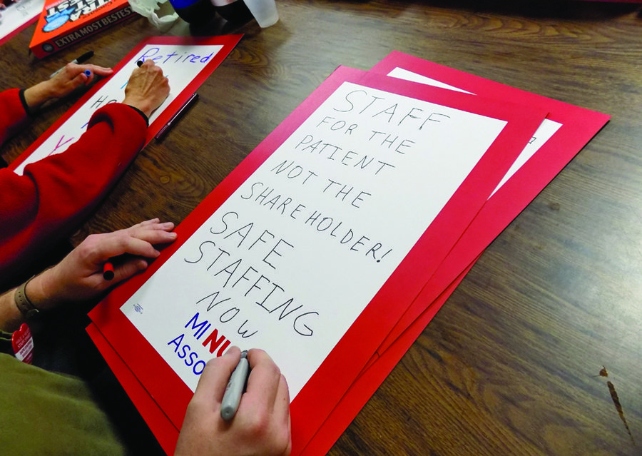 UPHS-Marquette nurses prepare signs for strike | News, Sports, Jobs ...